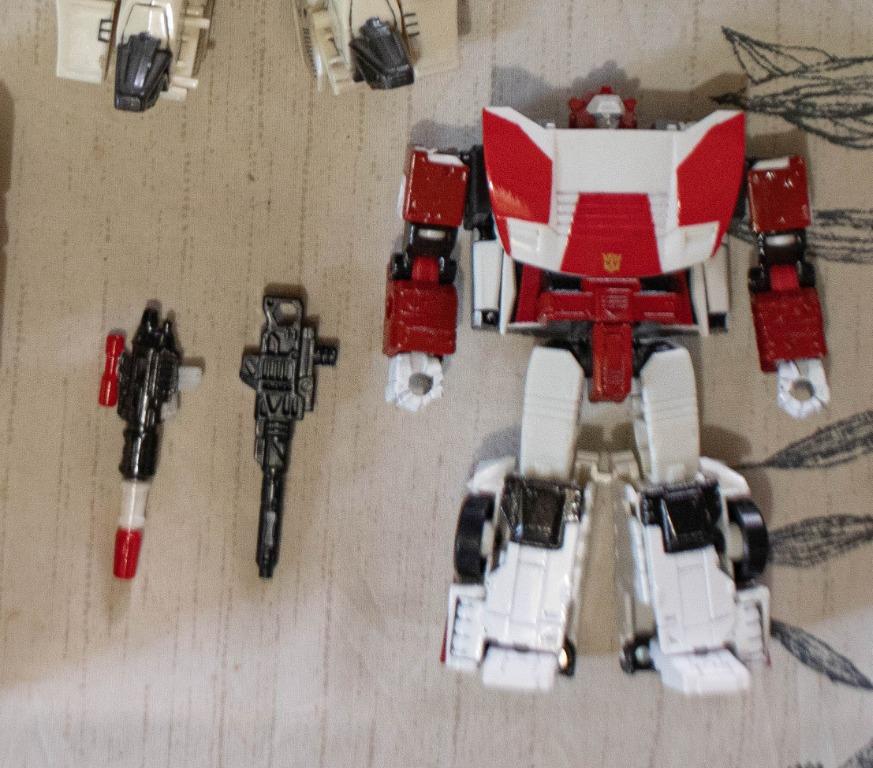 Transformers Siege Deluxe Class Red Alert (Custom Painted), Hobbies ...