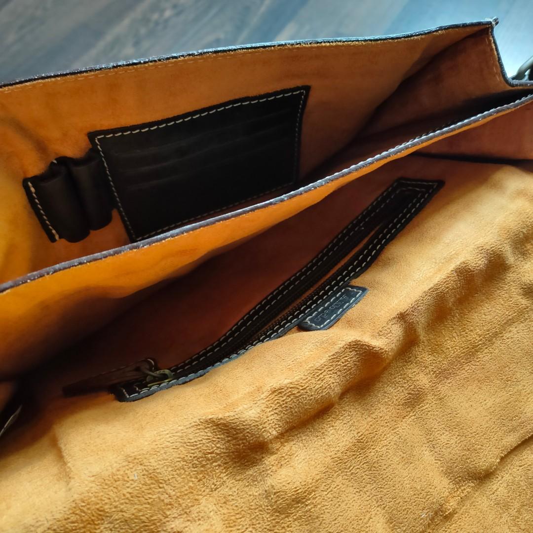 ALBEDO GENUINE LEATHER | Sling Messenger Bag, Men's Fashion, Bags ...