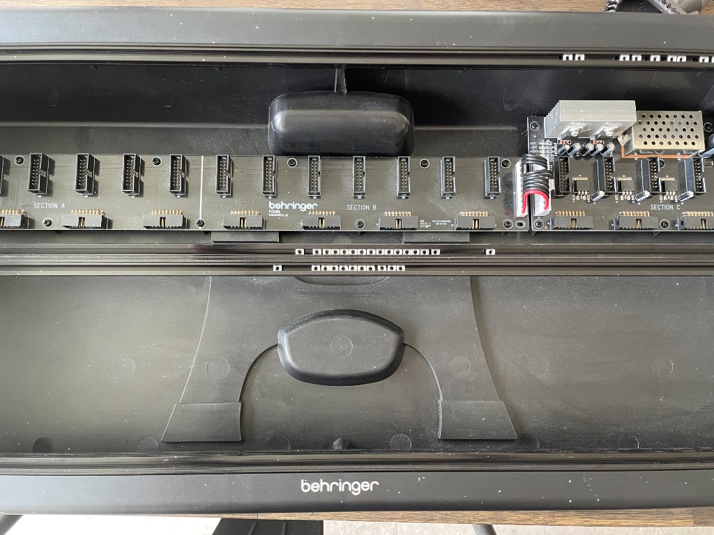 Behringer Eurorack Go case, Hobbies & Toys, Music & Media, Musical ...