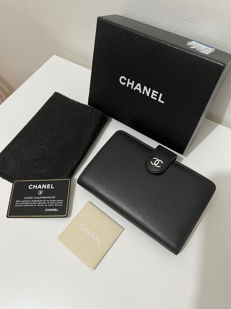 Chanel Bifold Medium Wallet, Luxury, Bags & Wallets on Carousell