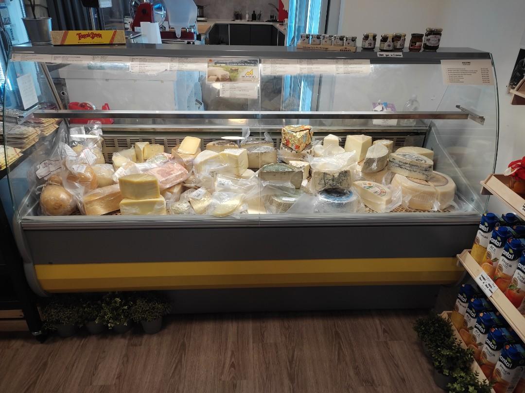 Cheese/Cake Display Chiller, TV & Home Appliances, Kitchen Appliances ...