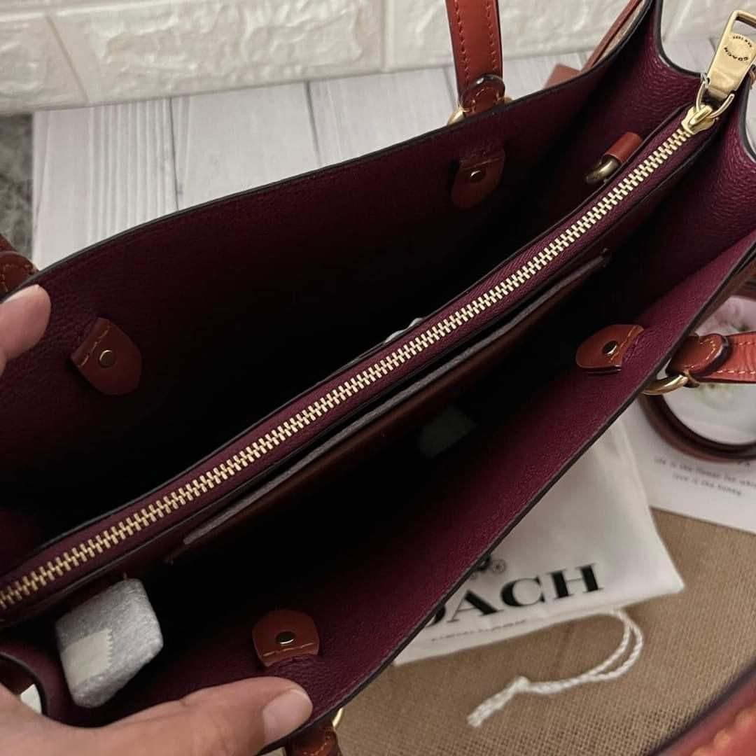 Coach Tyler Carryall in Signature Canvas, Women's Fashion, Bags ...