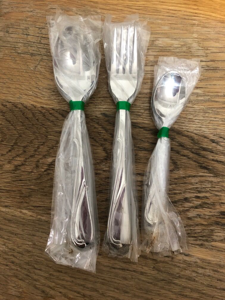 Tupperware Cutlery Set, Furniture & Home Living, Kitchenware ...