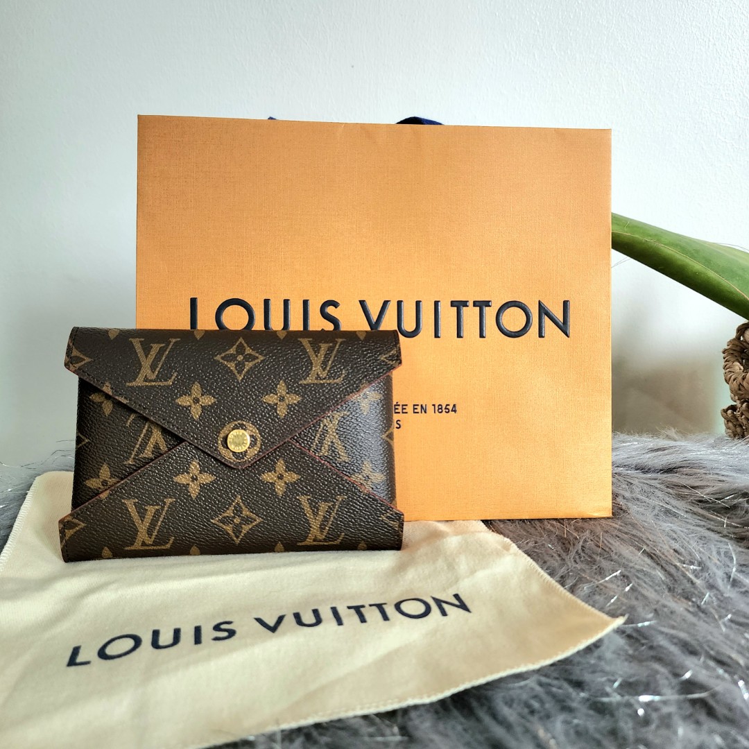 Like New! Louis Vuitton Kirigami Medium - Pochette Cardholder Wallet ...