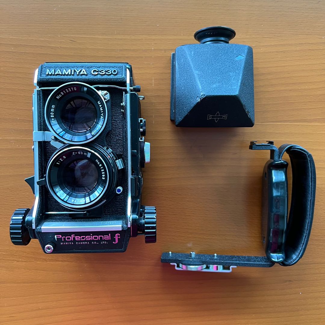 Mamiya C330F, 80mm f/2.8 lens, prism finder, grip, Photography, Cameras ...