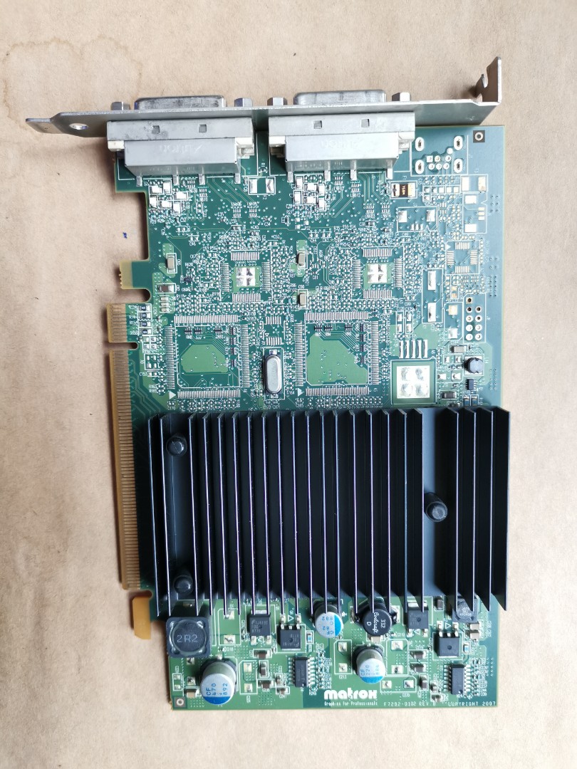 Maxtor P690 128M PCIe Display Card, 電腦＆科技, 桌上電腦 - Carousell