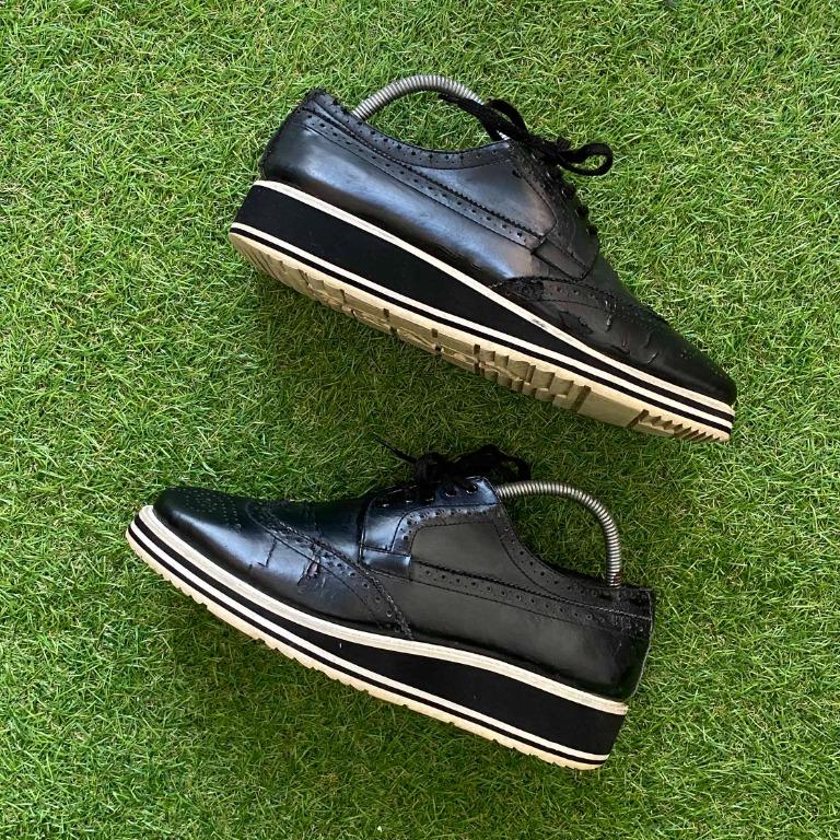Sepatu Prada Black Leather Wingtip Brogue Platform Derby Second, Fesyen ...