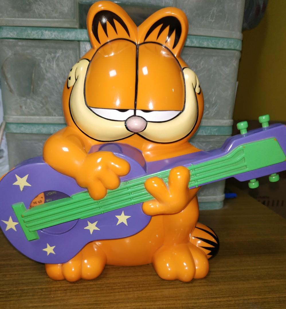 VINTAGE GARFIELD'S FM/AM RADIO, Audio, Portable Audio Accessories on ...