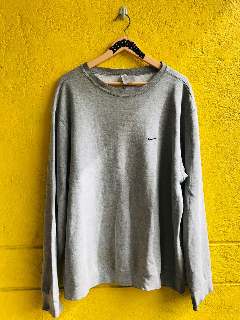 Vintage nike crew neck, Men's Fashion, Tops & Sets, Tshirts & Polo ...