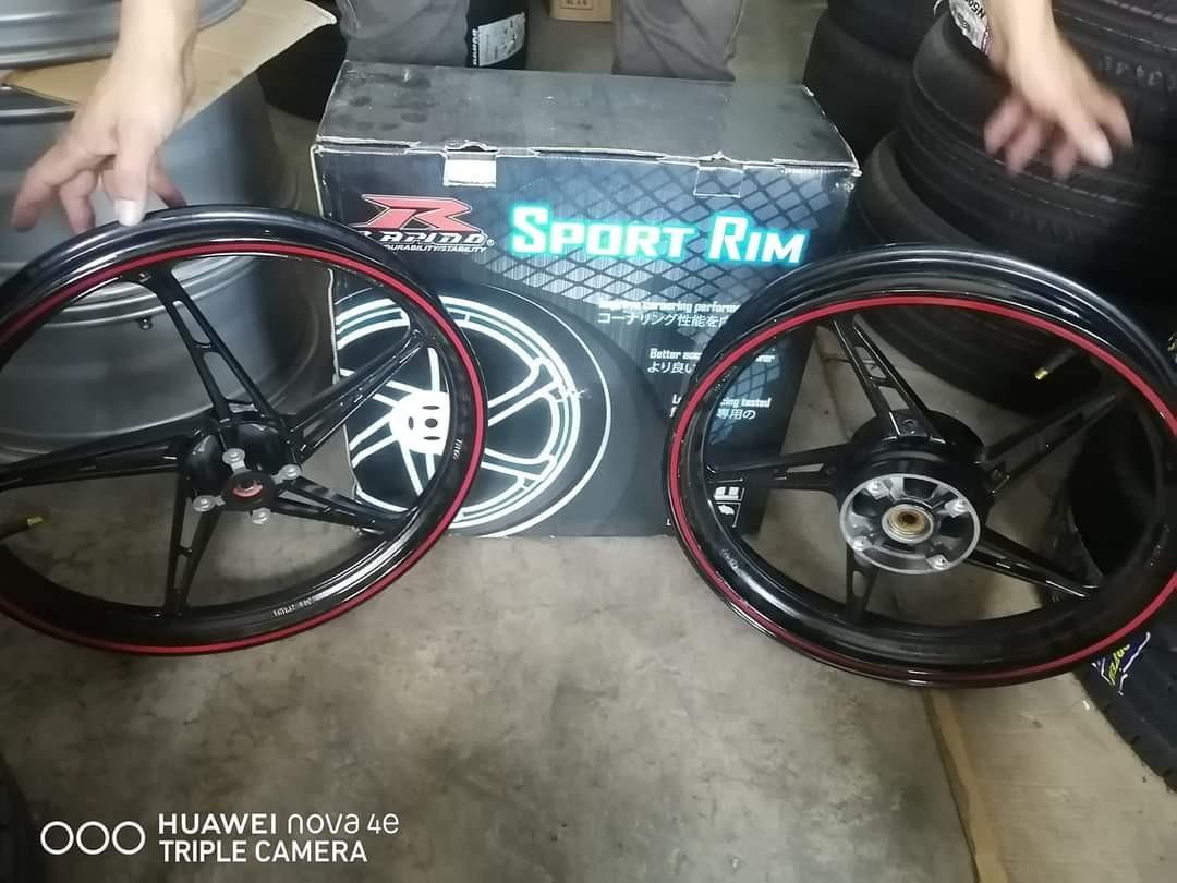 Yamaha lc135 5s original rim, Motorbikes on Carousell