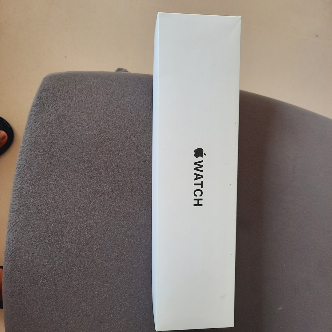 Apple watch se box, Men's Fashion, Watches & Accessories, Accessory ...