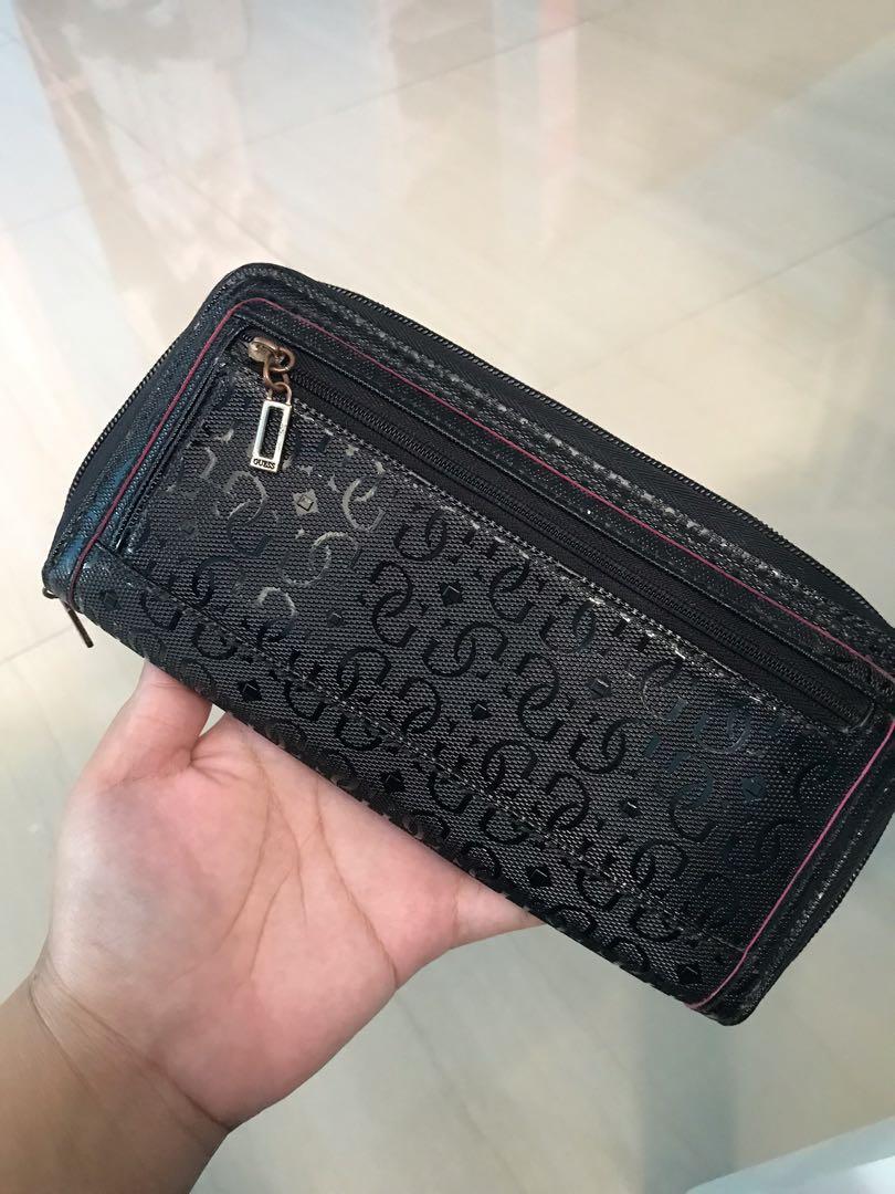 Dompet guess hitam original, Fesyen Wanita, Tas & Dompet di Carousell