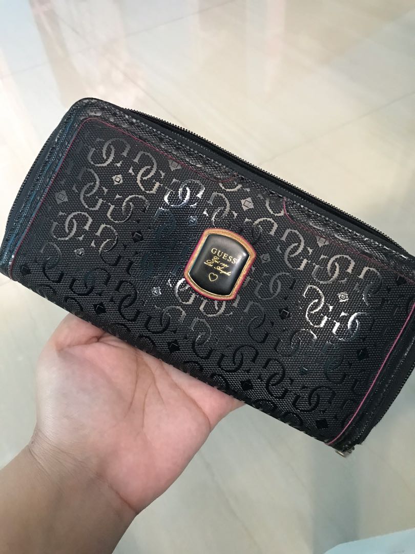 Dompet guess hitam original, Fesyen Wanita, Tas & Dompet di Carousell