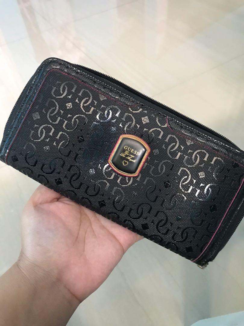 Dompet guess hitam original, Fesyen Wanita, Tas & Dompet di Carousell