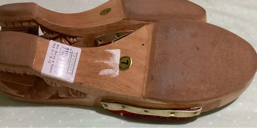 Modern bakya wooden (REPRICED) , Women's Fashion, Footwear, Slippers ...