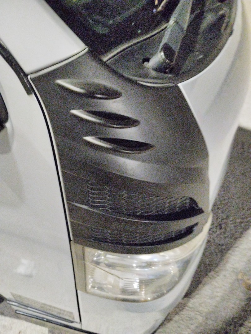 Nv350 visor and fender, Car Accessories, Accessories on Carousell