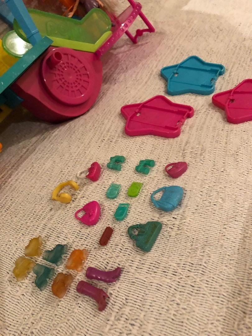 Polly Pocket - Wall Party Mall on the Wall Playset with Dolls ...