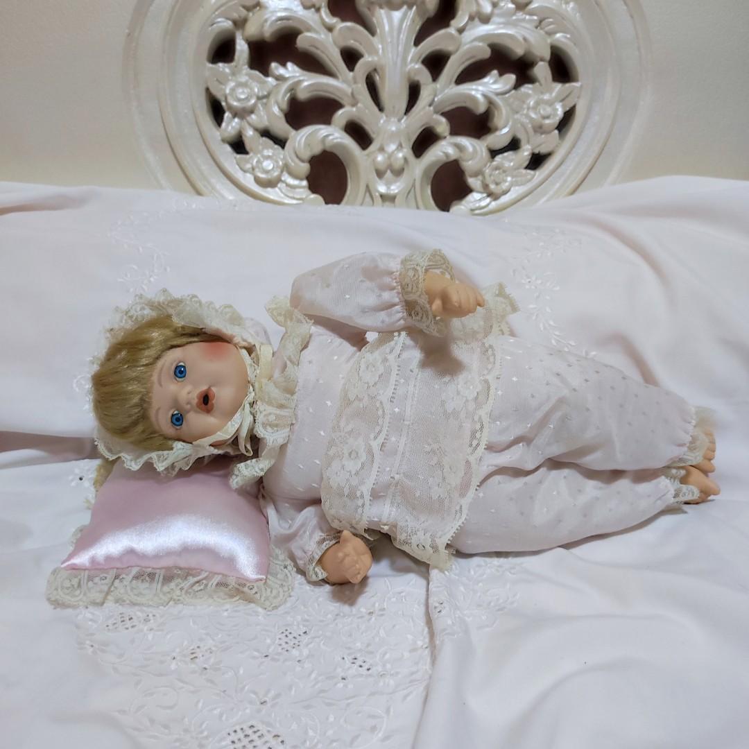 Promenade Collection Porcelain Dolls 7pcs Set, Hobbies & Toys ...