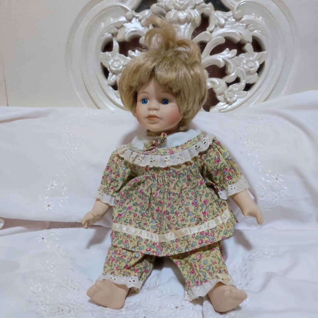 Promenade Collection Porcelain Dolls 7pcs Set, Hobbies & Toys ...