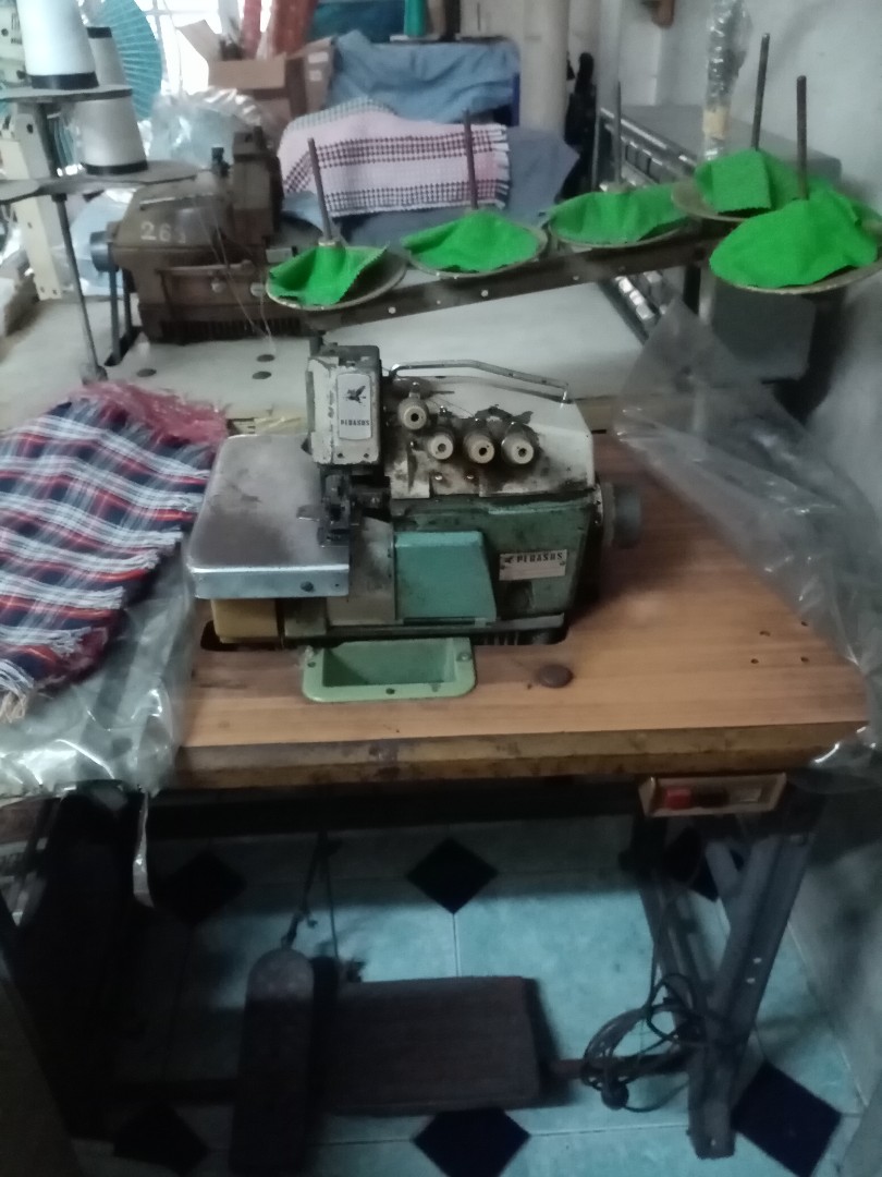5-Thread Edging Machine L-32 -48P2 (Type) & 3x 4 (SPEC), Commercial ...