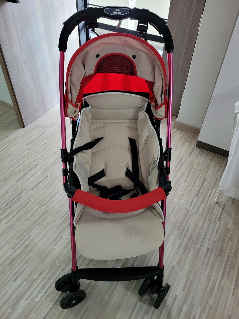 Combi Ultra light weight stroller WT200D, Babies & Kids, Going Out ...