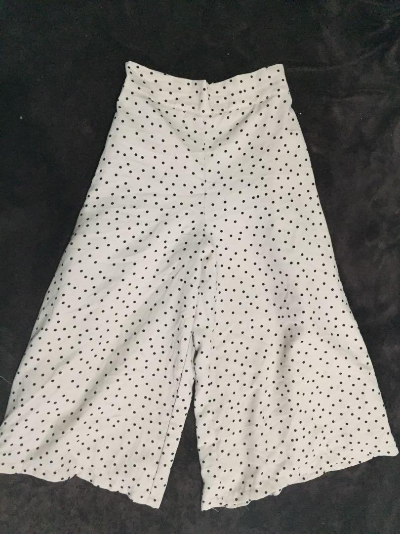 GU -Garter squarepants, Women's Fashion, Bottoms, Other Bottoms on ...