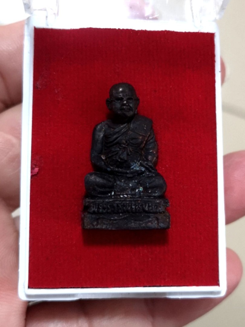 LP Lam Wat Ban Say BE 2535, Hobbies & Toys, Memorabilia & Collectibles ...