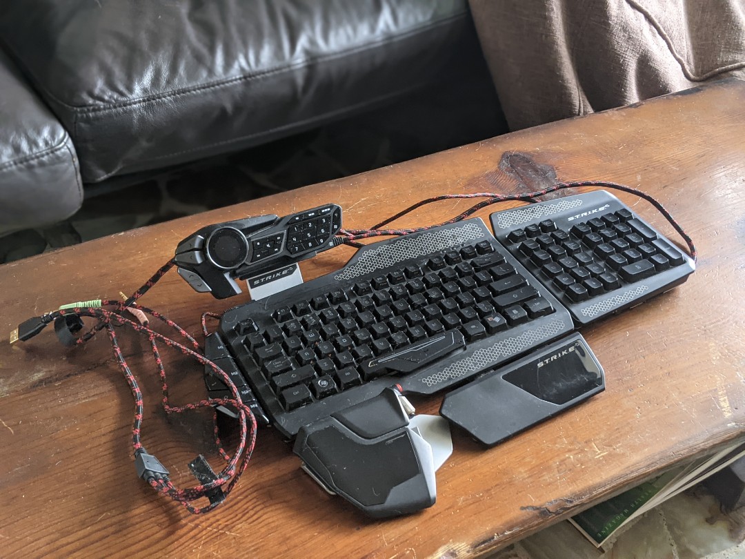 Mad Catz Strike 5 - Modular Keyboard, Computers & Tech, Parts ...