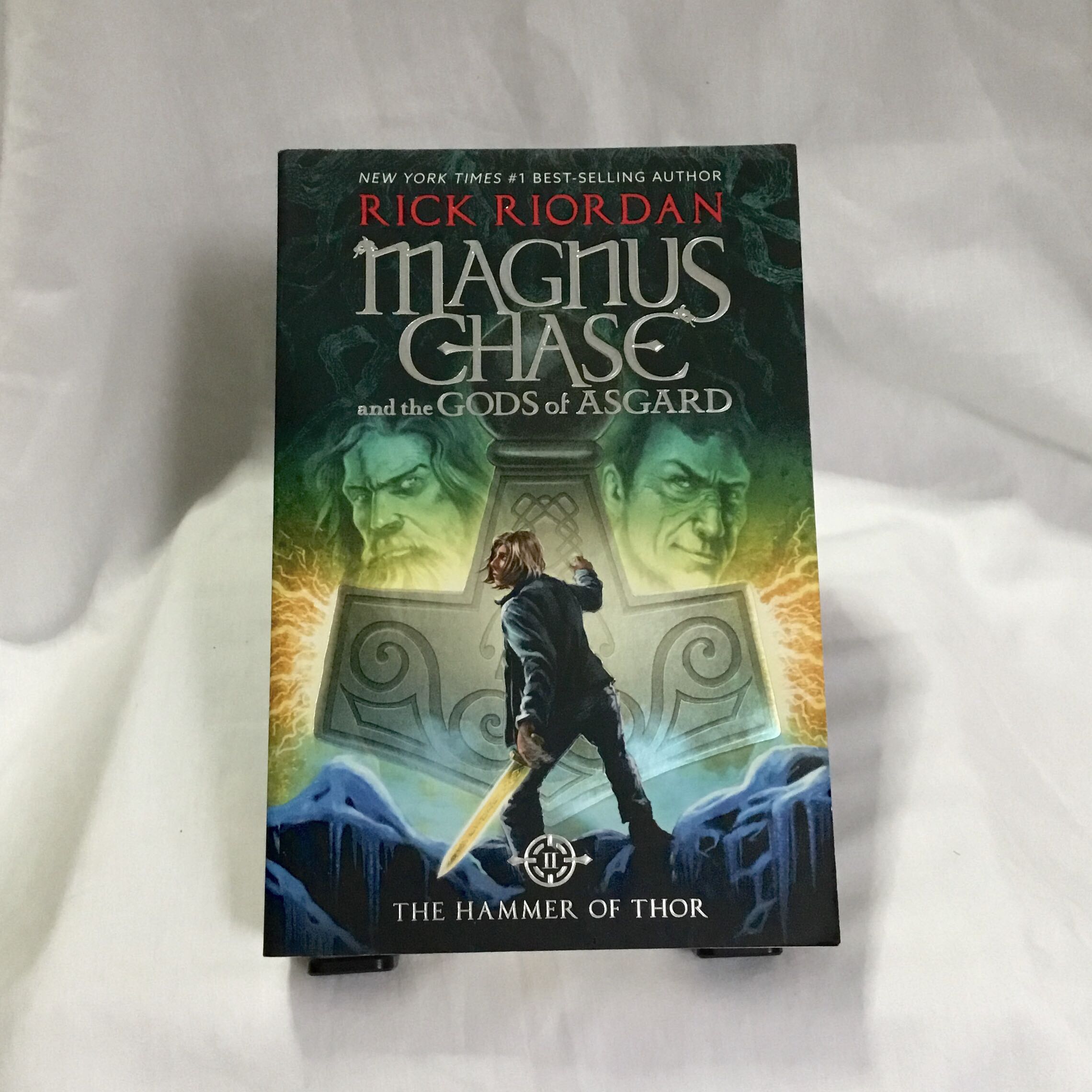 Magnus Chase and the Gods of Asgard: The Hammer of Thor, Hobbies & Toys ...