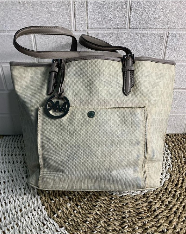 MICHAEL KORS FULL KULIT TAIGA, Fesyen Wanita, Tas & Dompet di Carousell