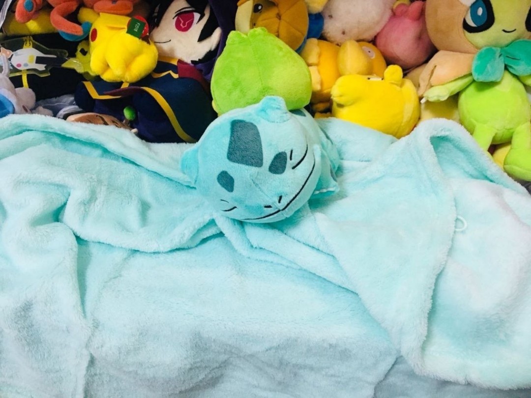 Pokemon Bulbasaur mini soft toy plush plushie blanket, Hobbies & Toys ...