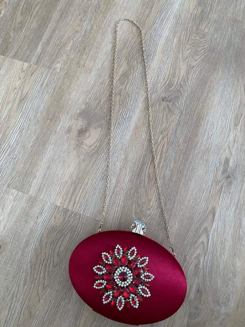 Queen Clutch, Women's Fashion, Bags & Wallets, Clutches on Carousell