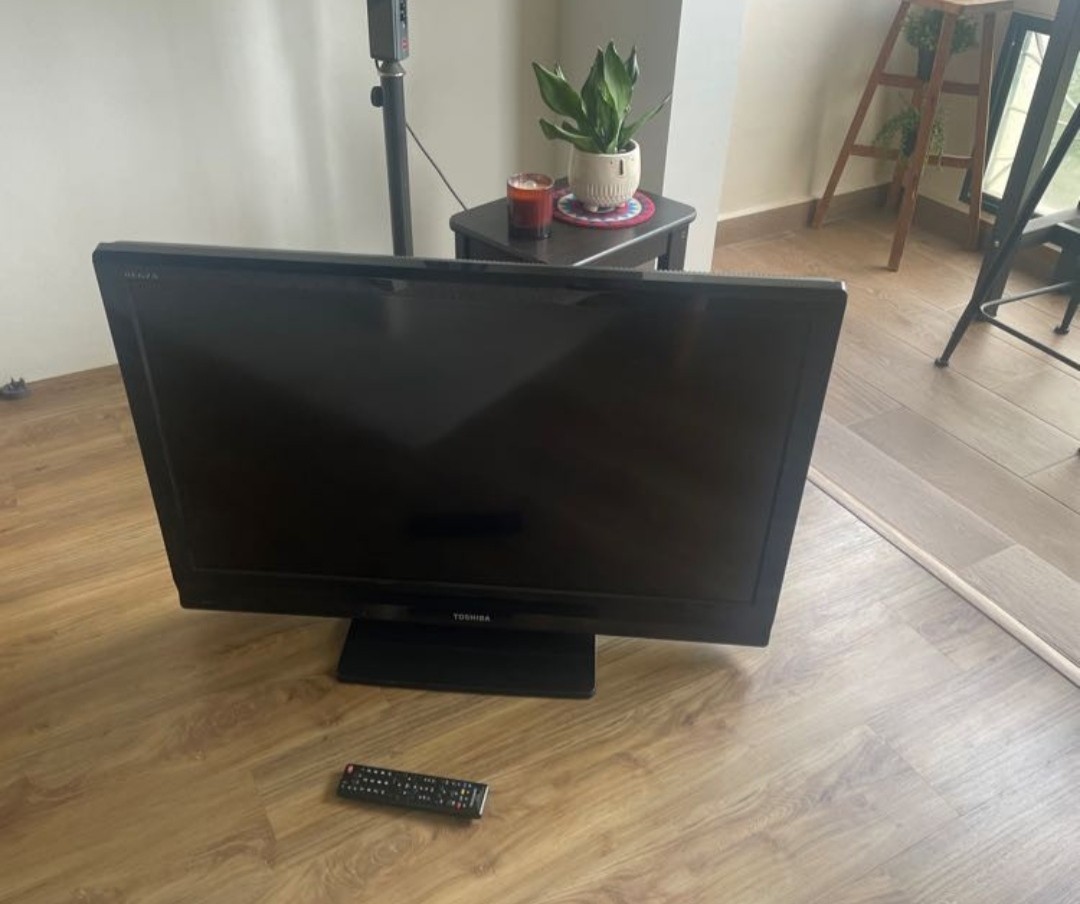 Used 32 inch LCD TV Toshiba, Computers & Tech, Parts & Accessories ...