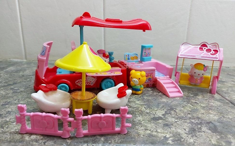 Authentic HELLO KITTY Food Truck Playset, Hobbies & Toys, Toys & Games ...