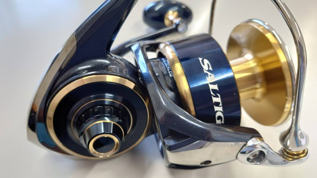 DAIWA 20 SALTIGA 20000-H 捲線器, 運動產品, 釣魚 - Carousell