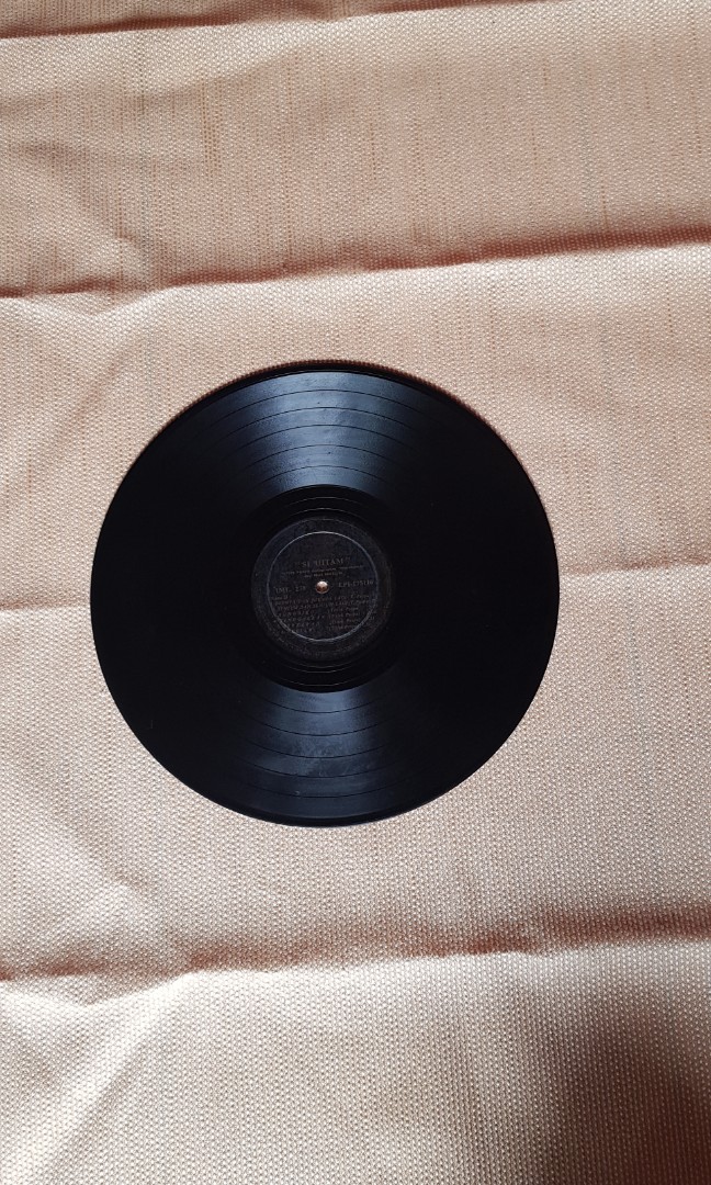 kaset vinyl piringan hitamsi hitam titiek puspa mus mustafa mus mualim ...