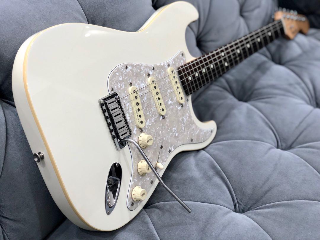 MiJ Fender Modern Stratocaster, Hobbies & Toys, Music & Media, Musical ...
