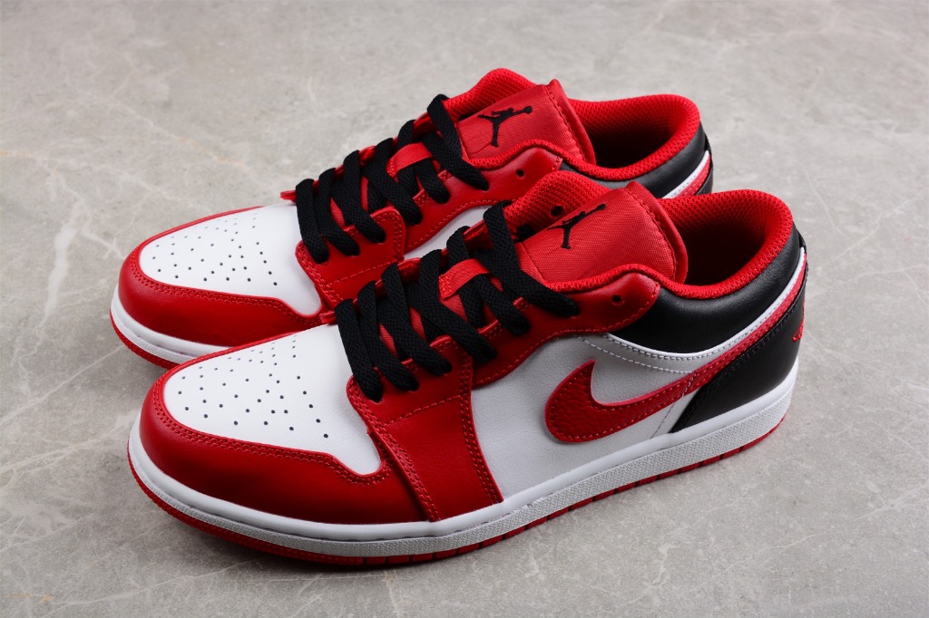 NIKE Air Jordan 1 Low Bulls - 553558-163 Euro 40-45, Men's Fashion ...