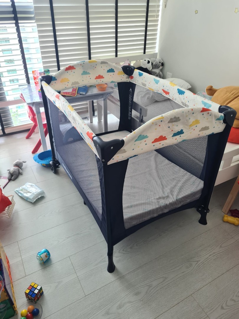Playpen / crib, Babies & Kids, Baby Nursery & Kids Furniture, Cots ...