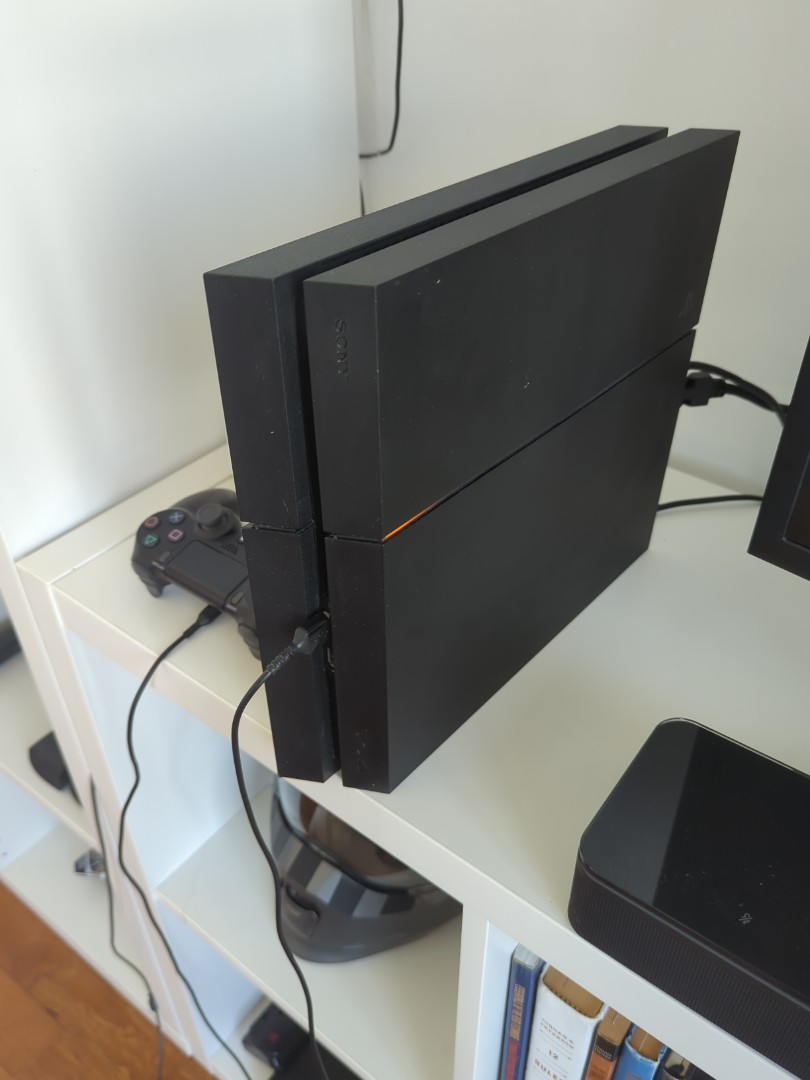 PlayStation 4 (Original, 500GB, 1 Controller), Video Gaming, Video Game ...