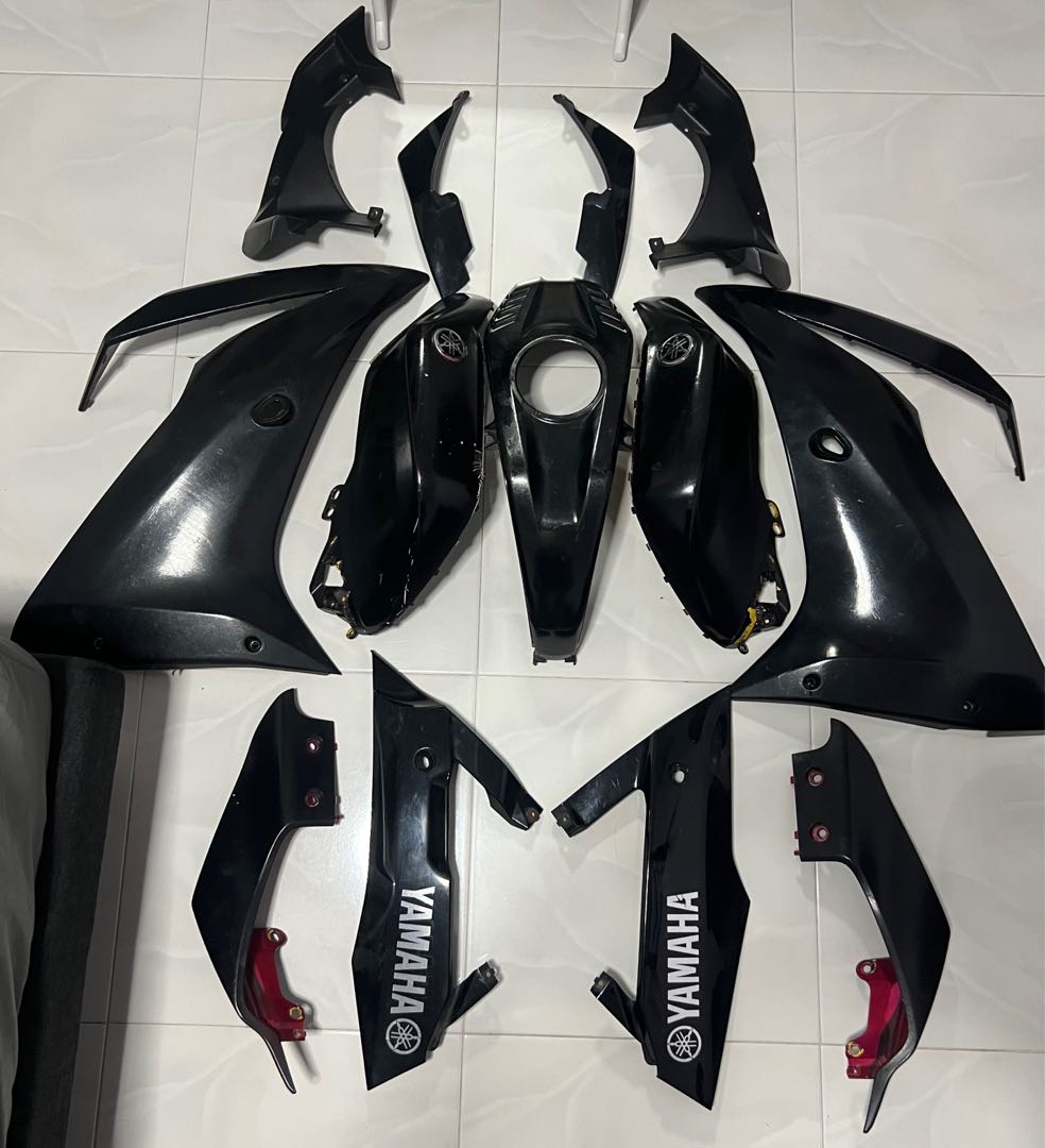 r15 v3 coverset, Motorcycles, Motorcycle Accessories on Carousell