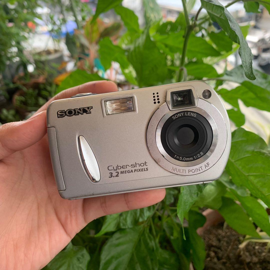 Rare Vintage Sony Cybershot Digicam, Photography, Cameras on Carousell