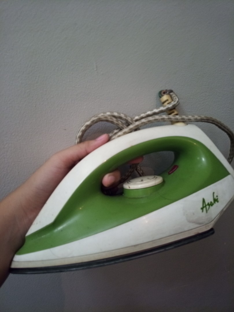 Sirang Plantsa/Iron, TV & Home Appliances, Irons & Steamers on Carousell