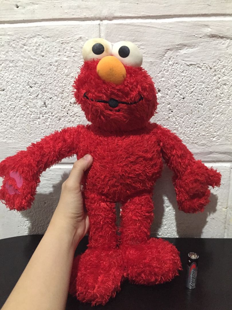 Talking Elmo, Hobbies & Toys, Toys & Games on Carousell