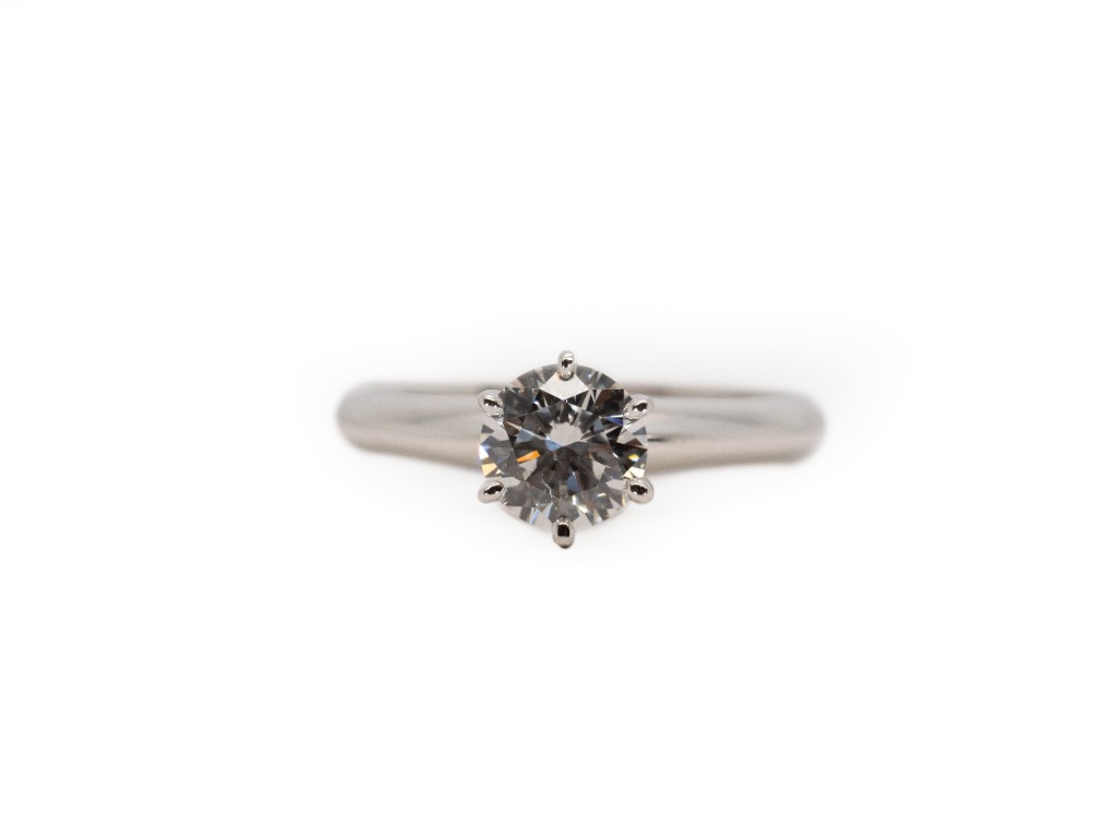 Beautiful Tiffany Solitaire Ring made from Platinum with 0.87 Carat of ...
