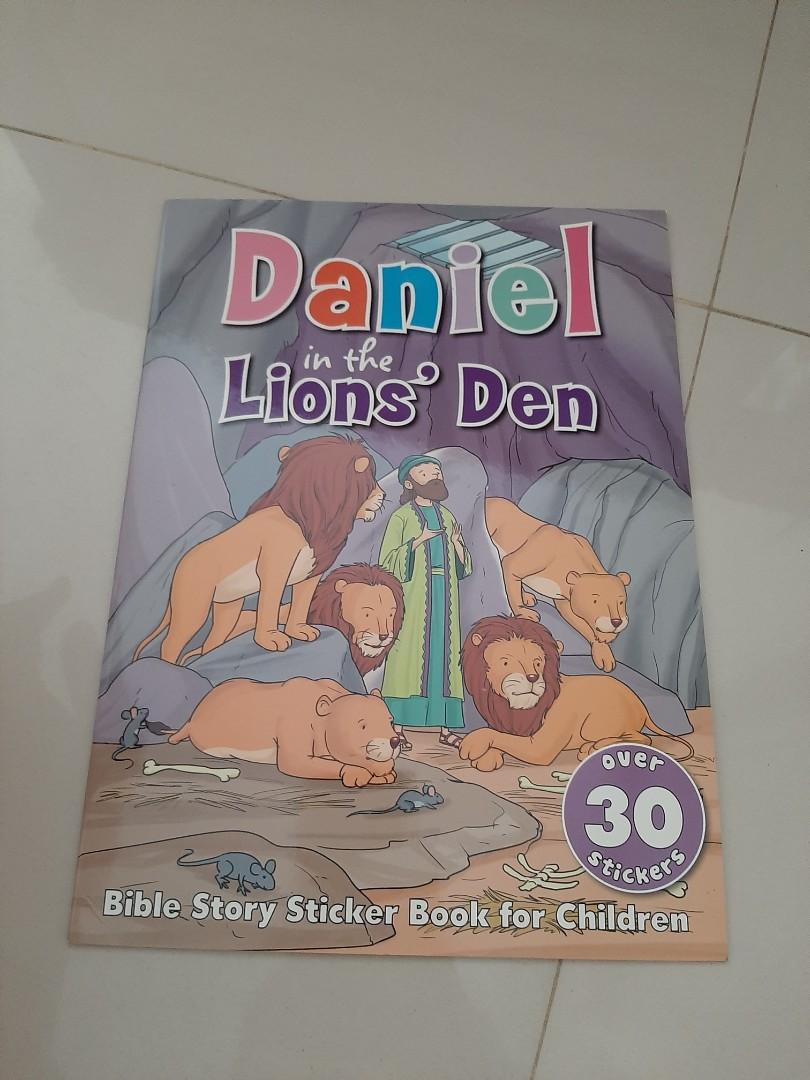 Daniel in the lion's den, Buku & Alat Tulis, Buku Anak-Anak di Carousell