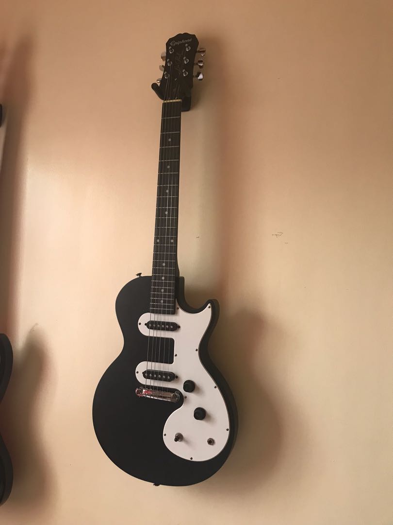 Epiphone SL Electric guitar, Hobbies & Toys, Music & Media, Musical ...