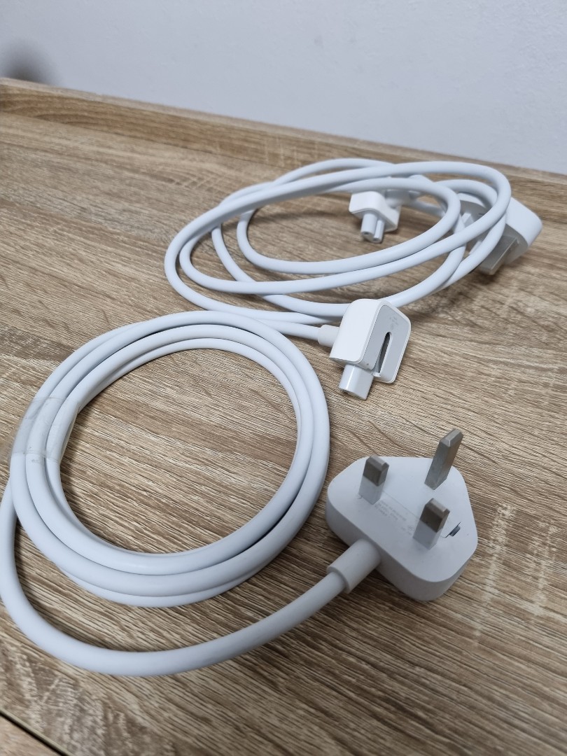 Macbook extension wire, Computers & Tech, Laptops & Notebooks on Carousell