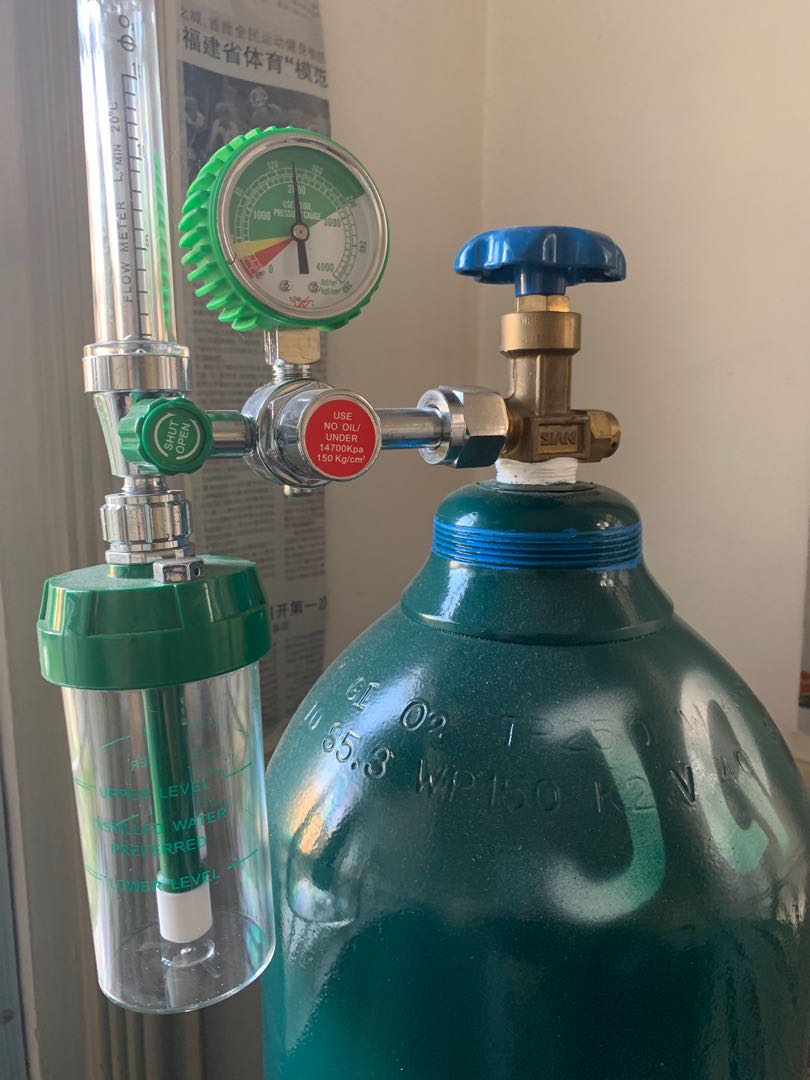 Oxygen tank with regulator, Health & Nutrition, Medical Supplies ...