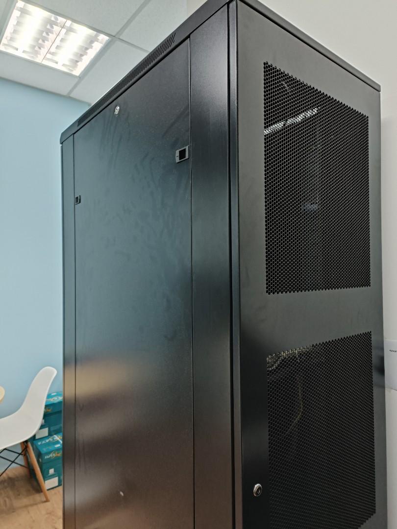 Used Server Rack 42U, Everything Else on Carousell